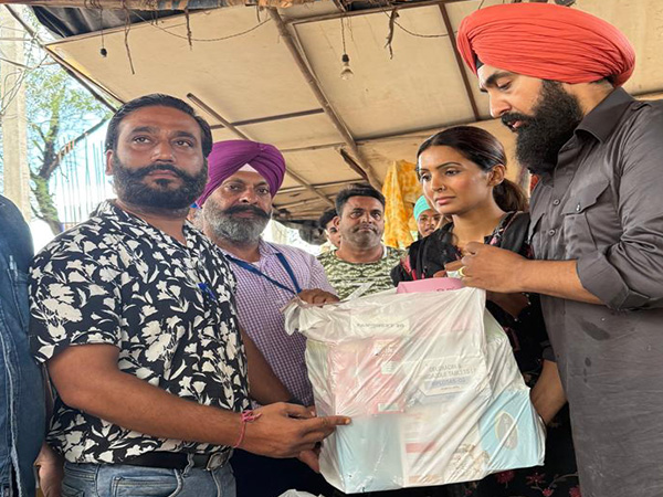 Harbhajan Singh, Geeta Basra, lend helping hand in Punjab floods