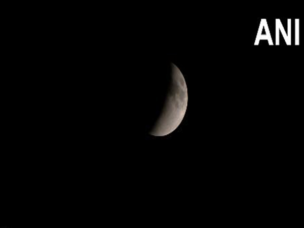 Delhi: People gather at Nehru Planetarium to witness Total Lunar Eclipse
