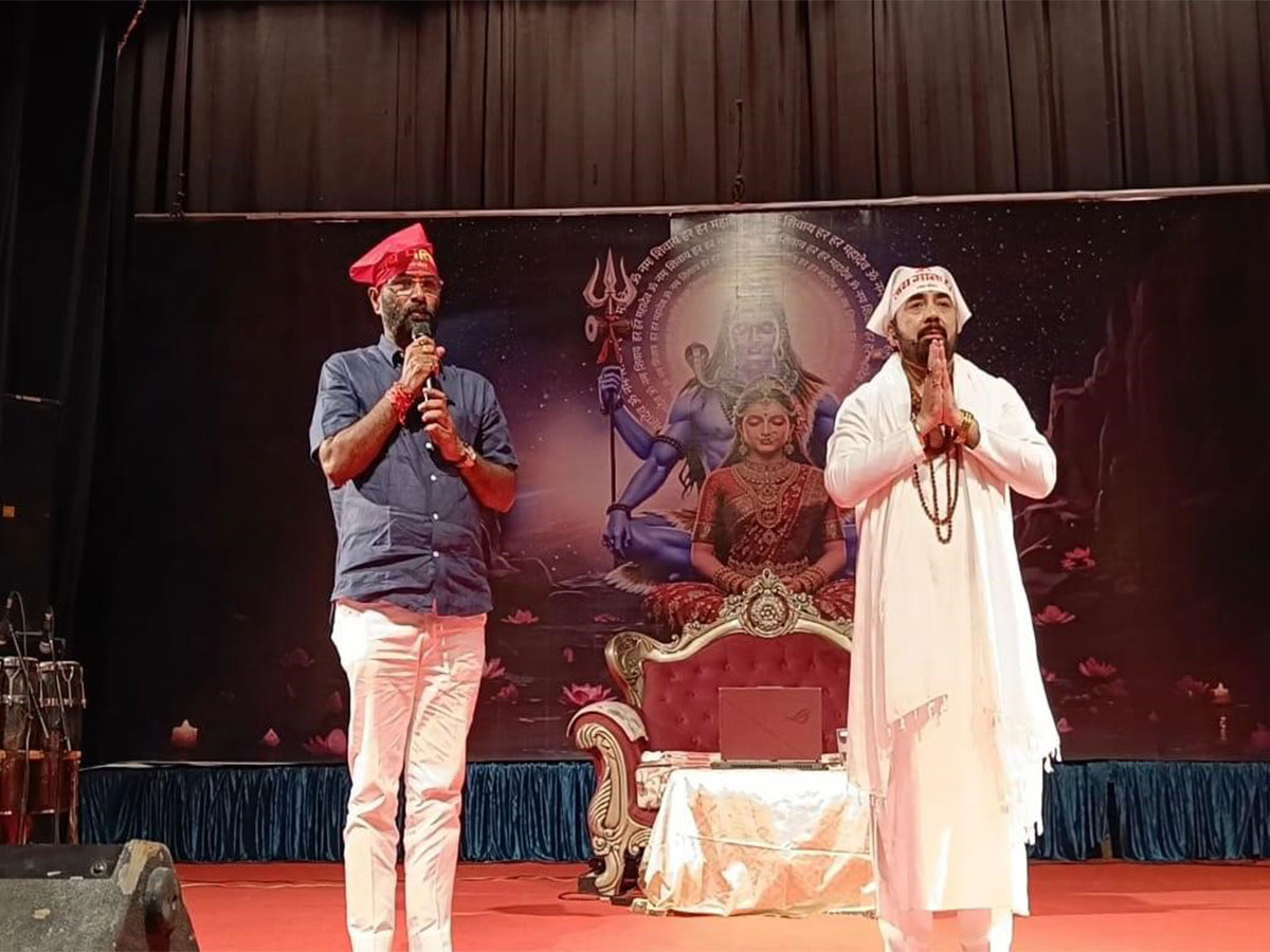 Mahant Paras Bhai Ji Maharaj Spreads Message of Service, Sanatan Dharma ...