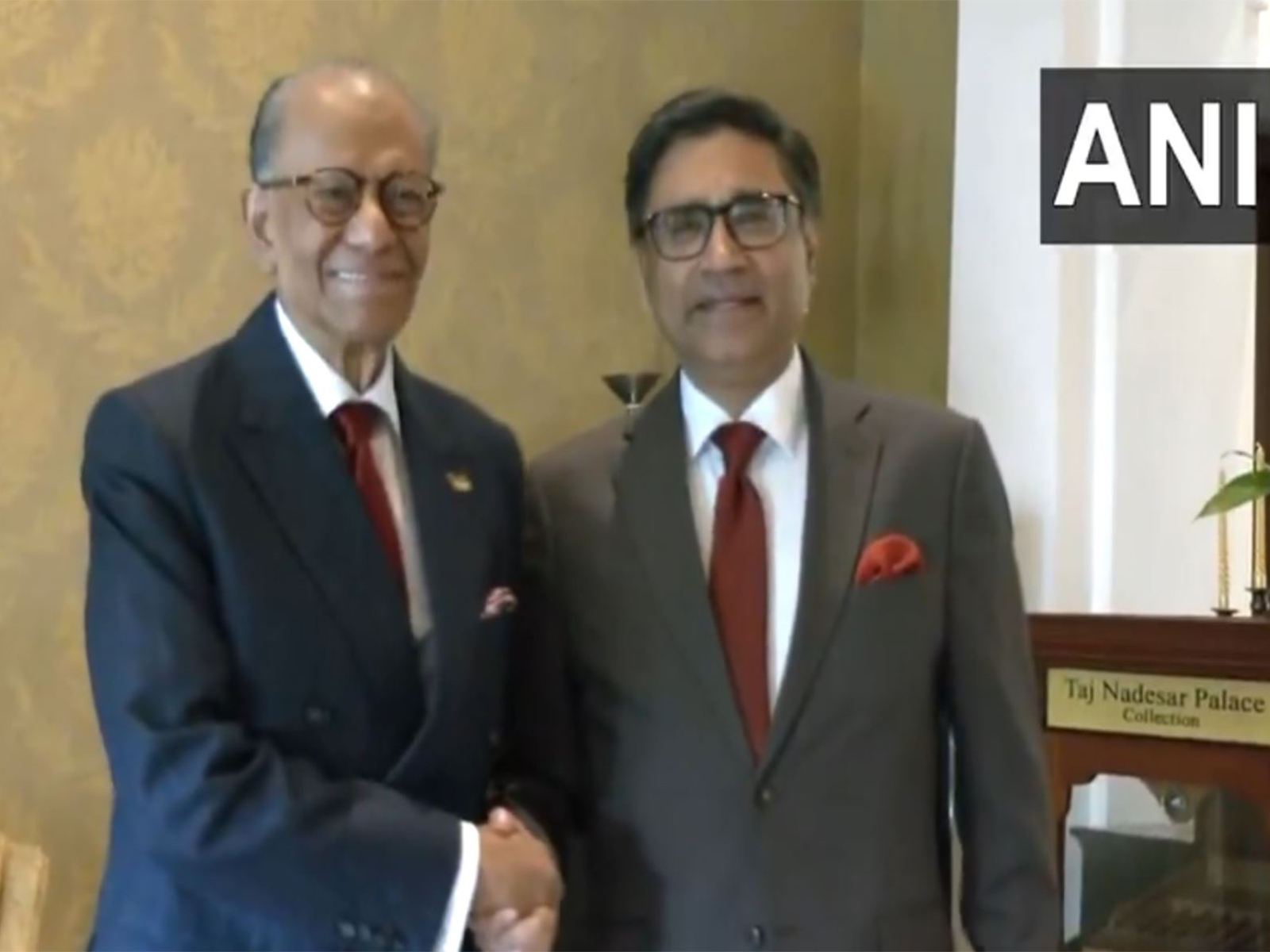 Varanasi: Mauritius PM Navinchandra Ramgoolam meets Foreign Secretary ...