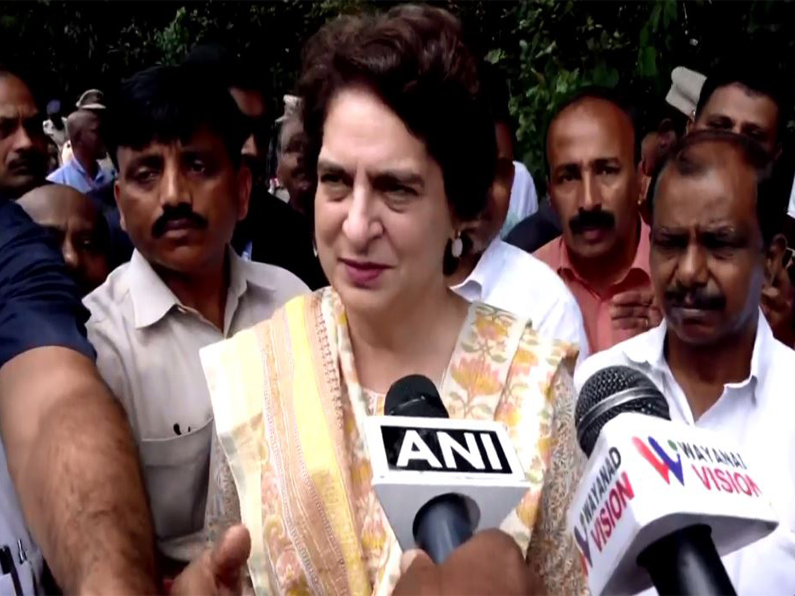 Kerala: Priyanka Gandhi Vadra on 10-day visit to Wayanad, demands ...