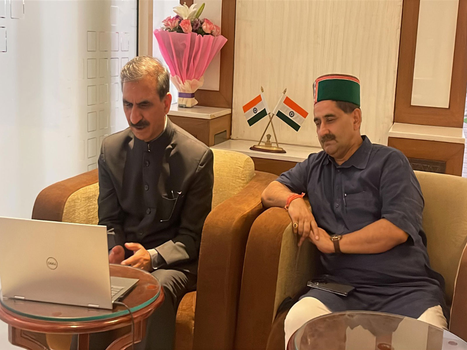 Himachal CM inaugurates Robotic Surgery at RPGMC Tanda, announces ...