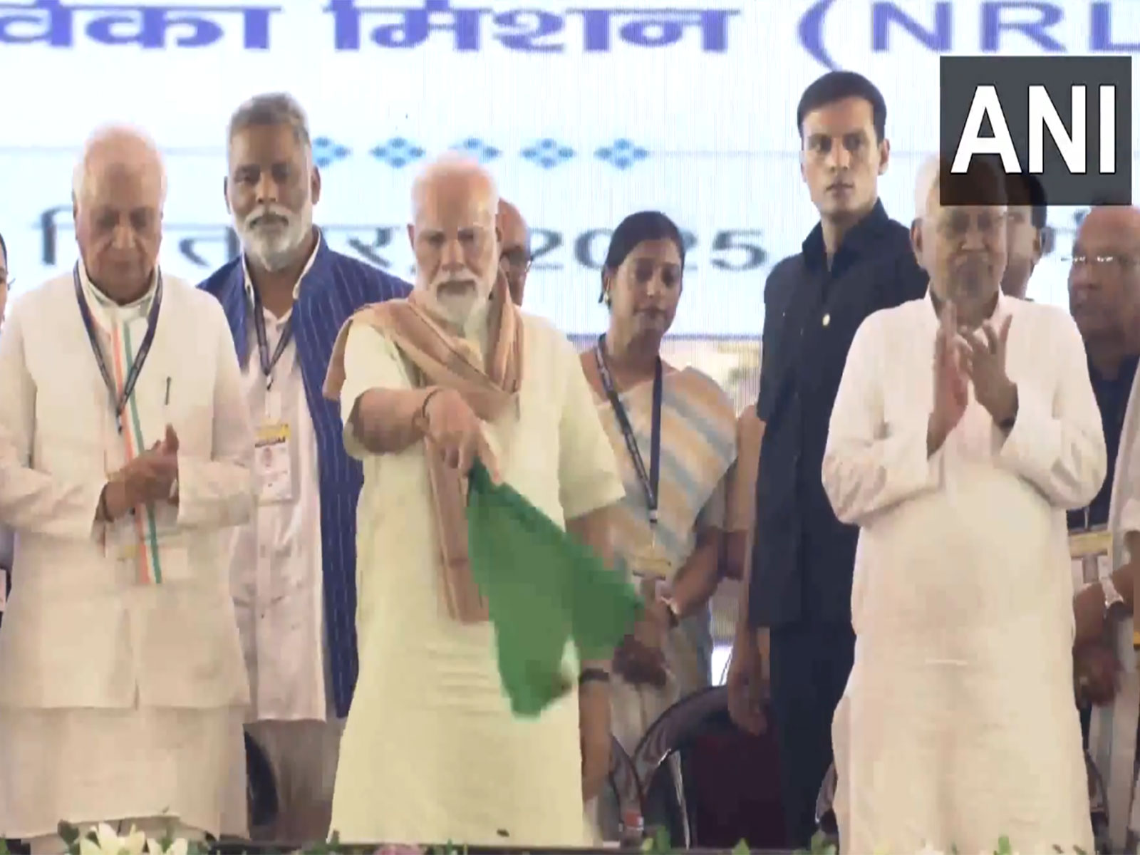 PM Modi unveils projects of over Rs 36,000 crore in Purnea in poll ...