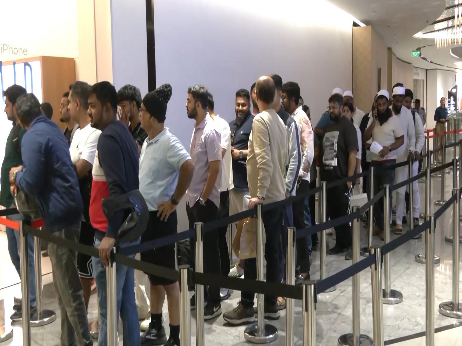 iPhone 17 series sale draws long queues outside Apple stores in Bengaluru