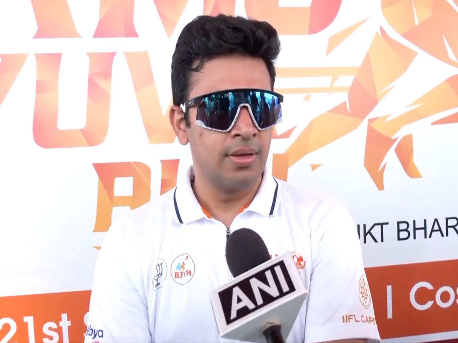 "PM Modi icon of fit India, inspires 10 lakh youth to join largest run ...