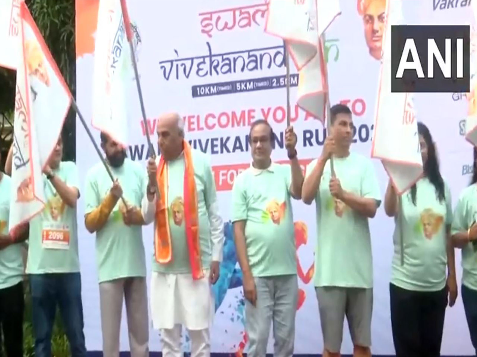 BJP MP Jagdambika Pal flags off 'Swami Vivekanand Run 2025' in Mumbai