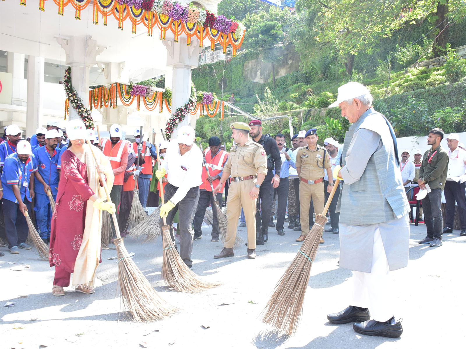 J-K: LG Manoj Sinha launches 'Seva Parv' at Shri Mata Vaishno Devi Shrine