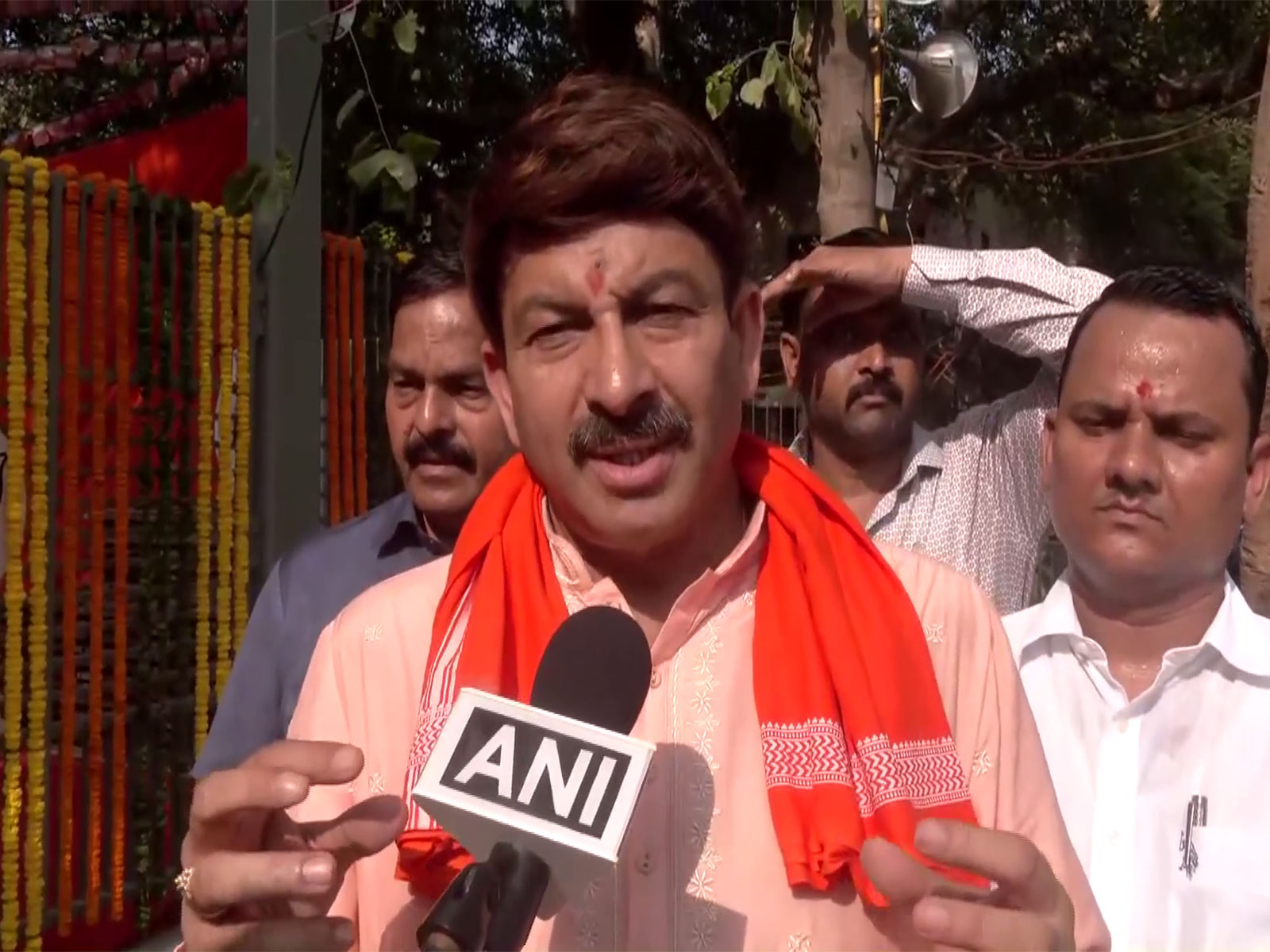BJP MP Manoj Tiwari praises Indian team for not accepting Asia Cup ...