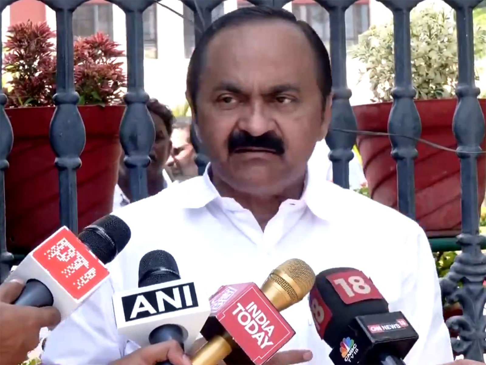 Kerala LoP VD Satheesan alleges over 5 kg gold missing from Sabarimala ...