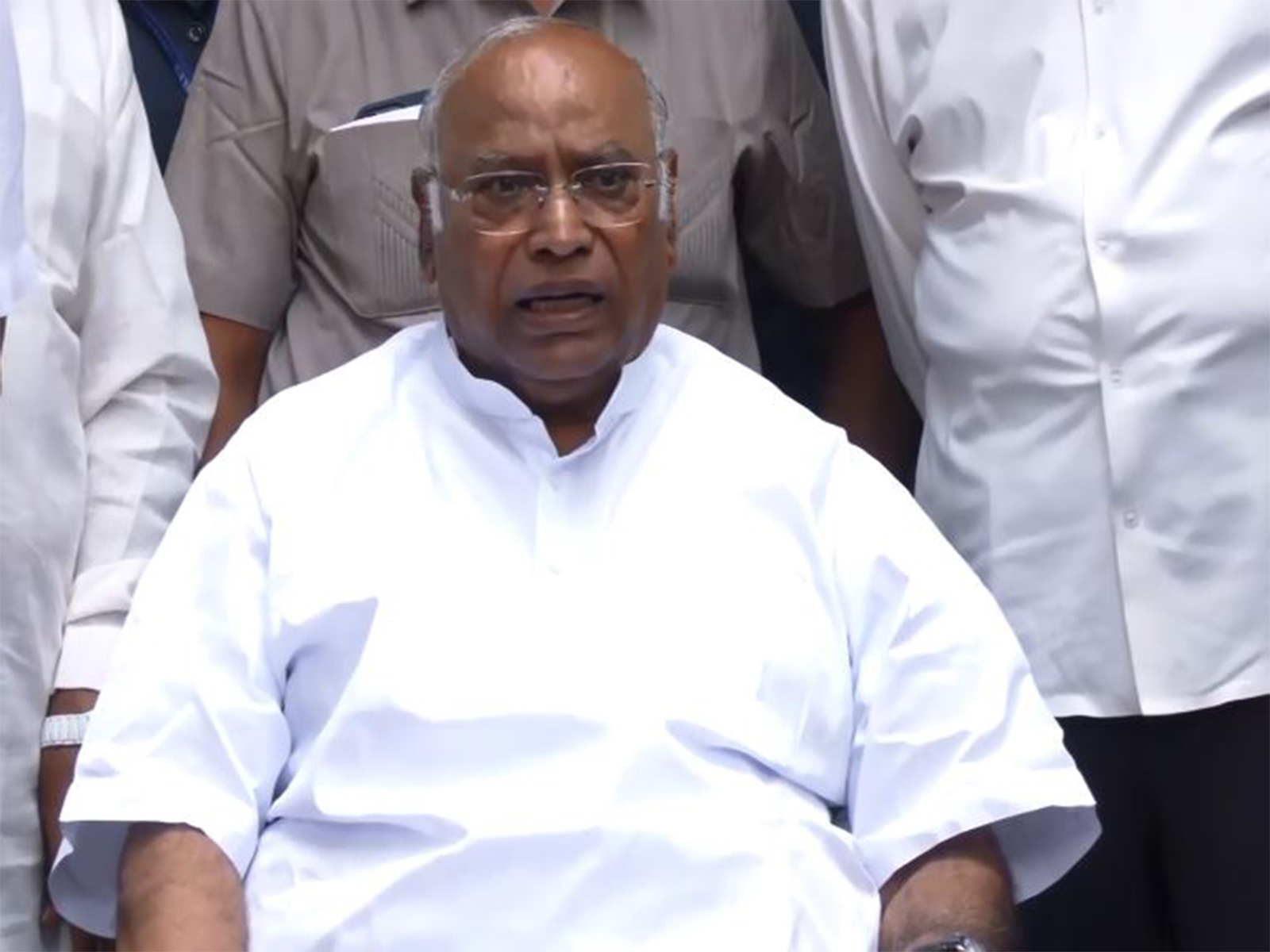 Congress President Mallikarjun Kharge condemns attack on CJI BR Gavai at Bengaluru Press Conference