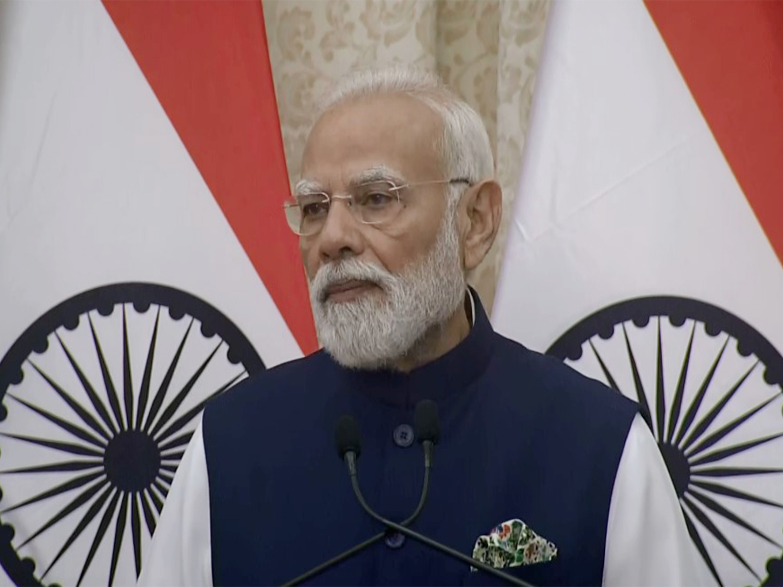 "India supports all efforts to restore peace through dialogue ...