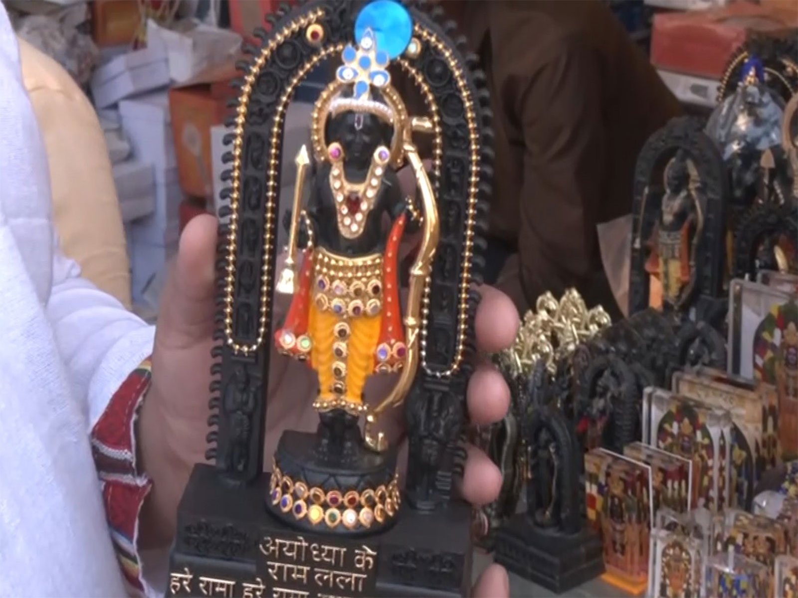 Ayodhya markets abuzz with devotion as Ram Lalla idols become festive ...