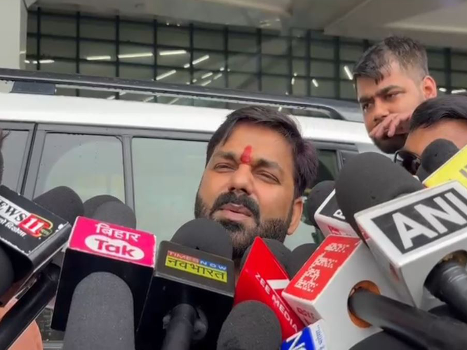 "See Bihar then and now": Pawan Singh counters Khesari Lal's remarks ...