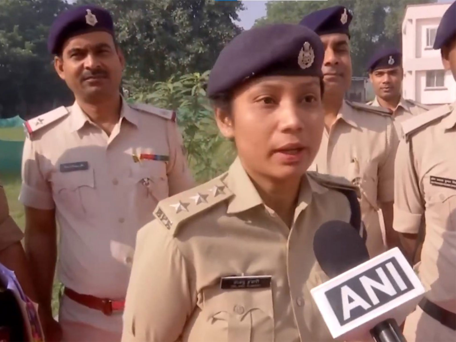 Patna DSP Anu Kumari inspects polling booth and other arrangements in Patna