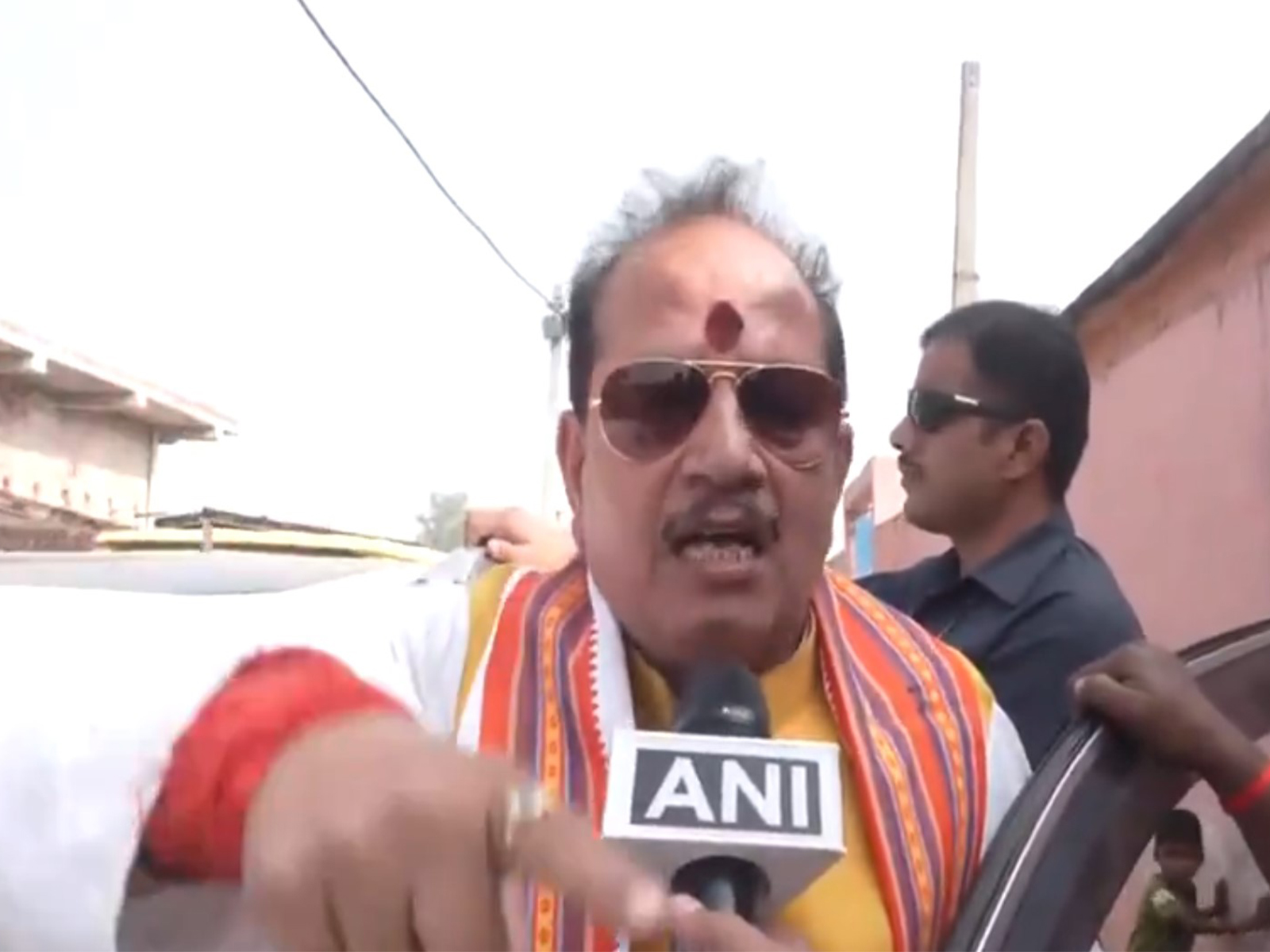 "Inke chhati pe bulldozer chalega": Dy CM Vijay Sinha hits out at RJD after attack on convoy