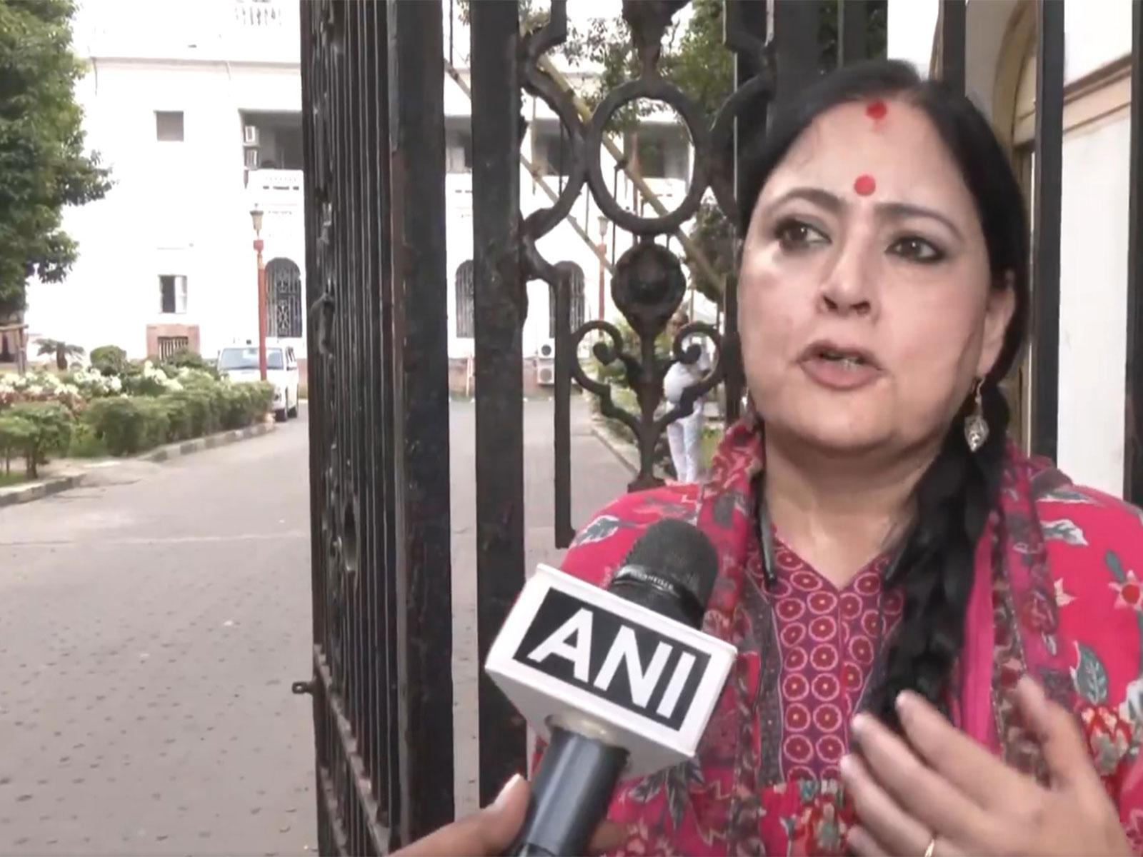 CM Mamata Banerjee trying her best to give voter cards and Aadhar cards to illegal immigrants ...