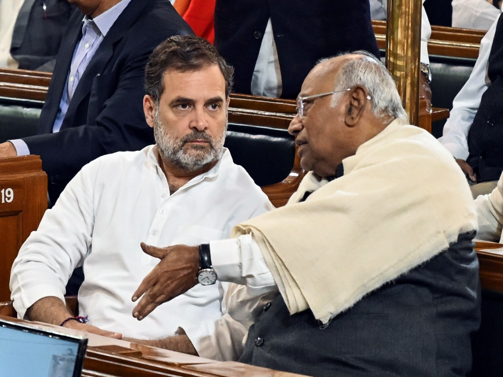 Congress high command likely to discuss Karnataka crisis in strategic ...