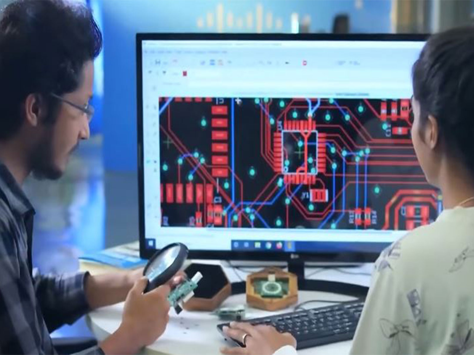 Year's first Mann Ki Baat: PM Modi links 2016 social media trend to ...