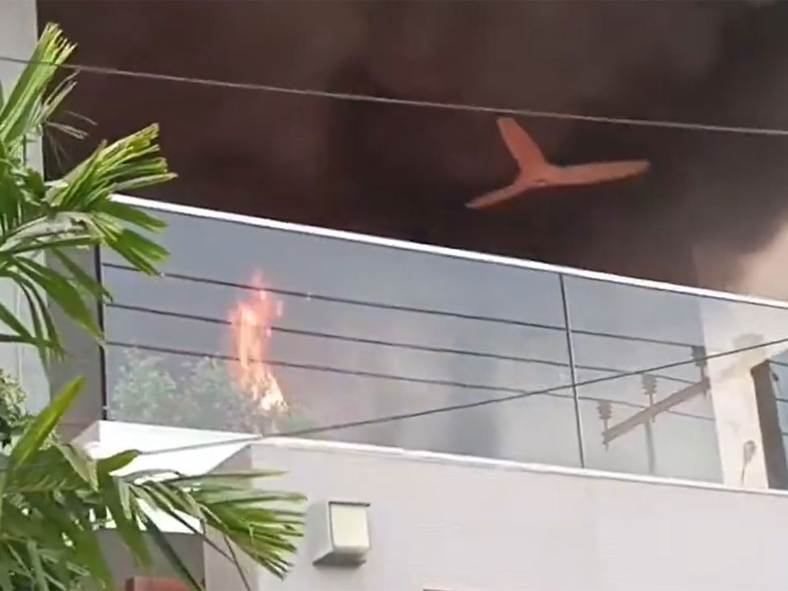Former Andhra Minister Jogi Ramesh's house set on fire in Ibrahimpatnam