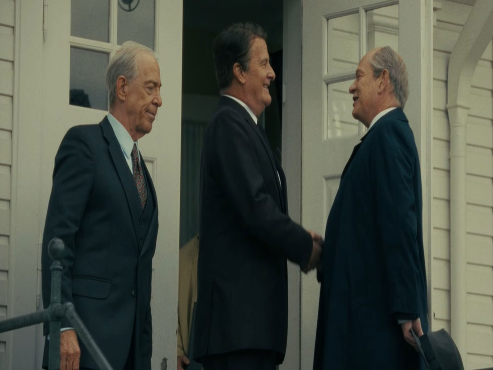 Jeff Daniels transforms into Ronald Reagan in 'Brink of War' trailer ...