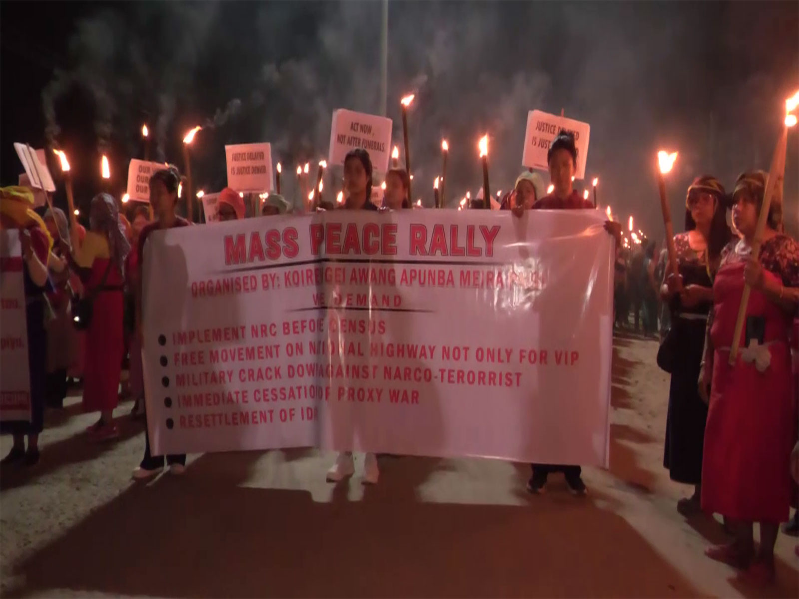 Meira Paibi holds massive protest in Imphal East, hundreds of women ...