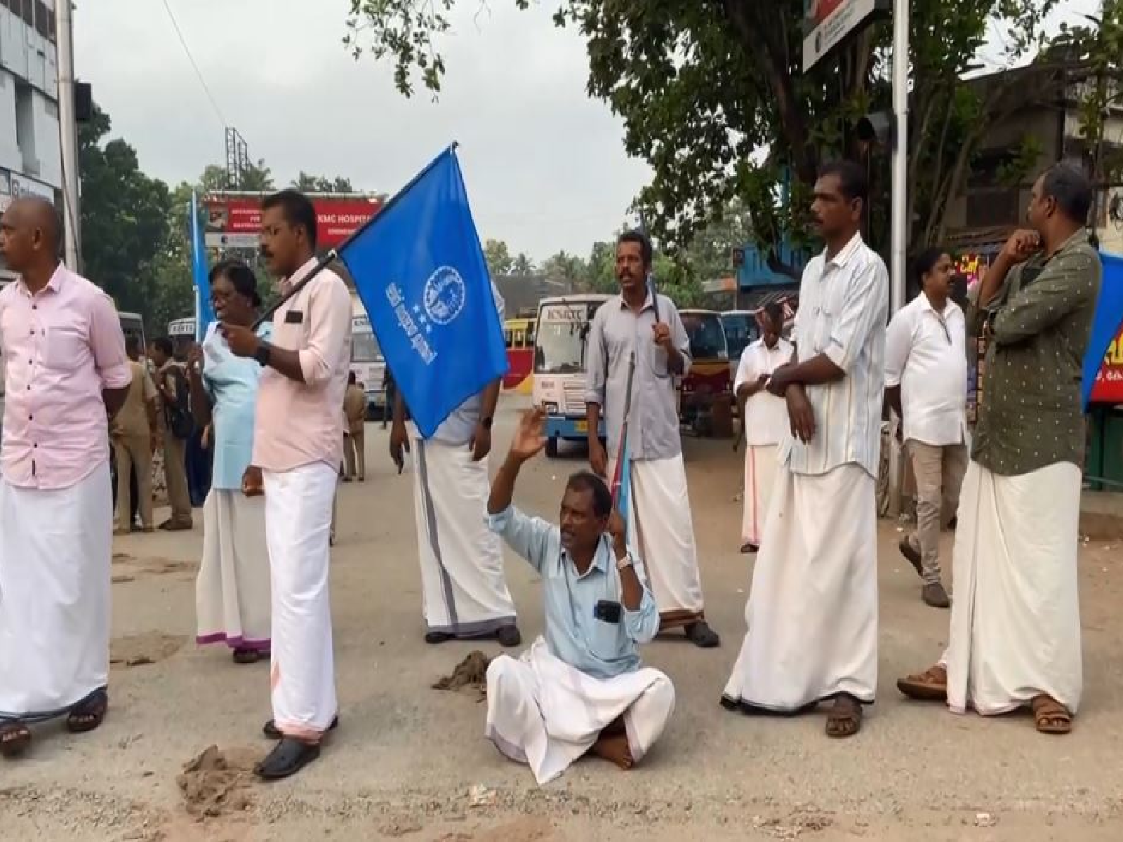 Keralam Police registers FIR against 50 protesters for blocking woman ...