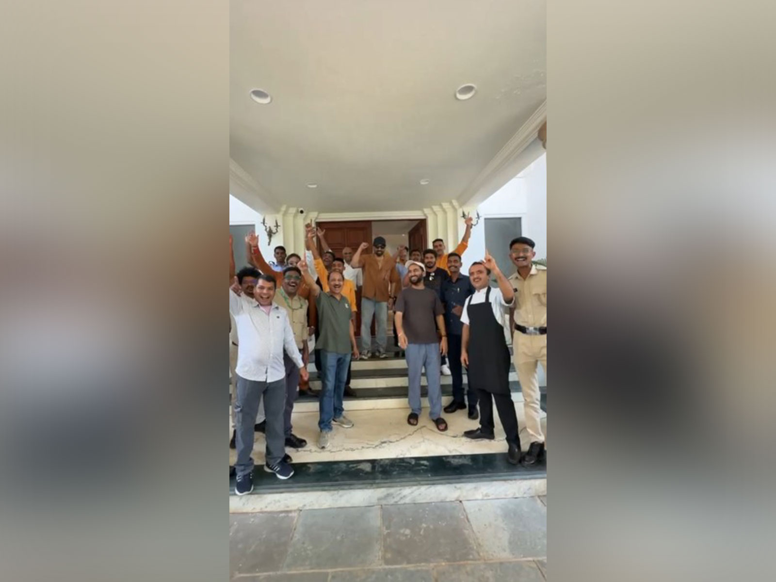Sunny Deol wraps Goa schedule of his upcoming film, team celebrates ...