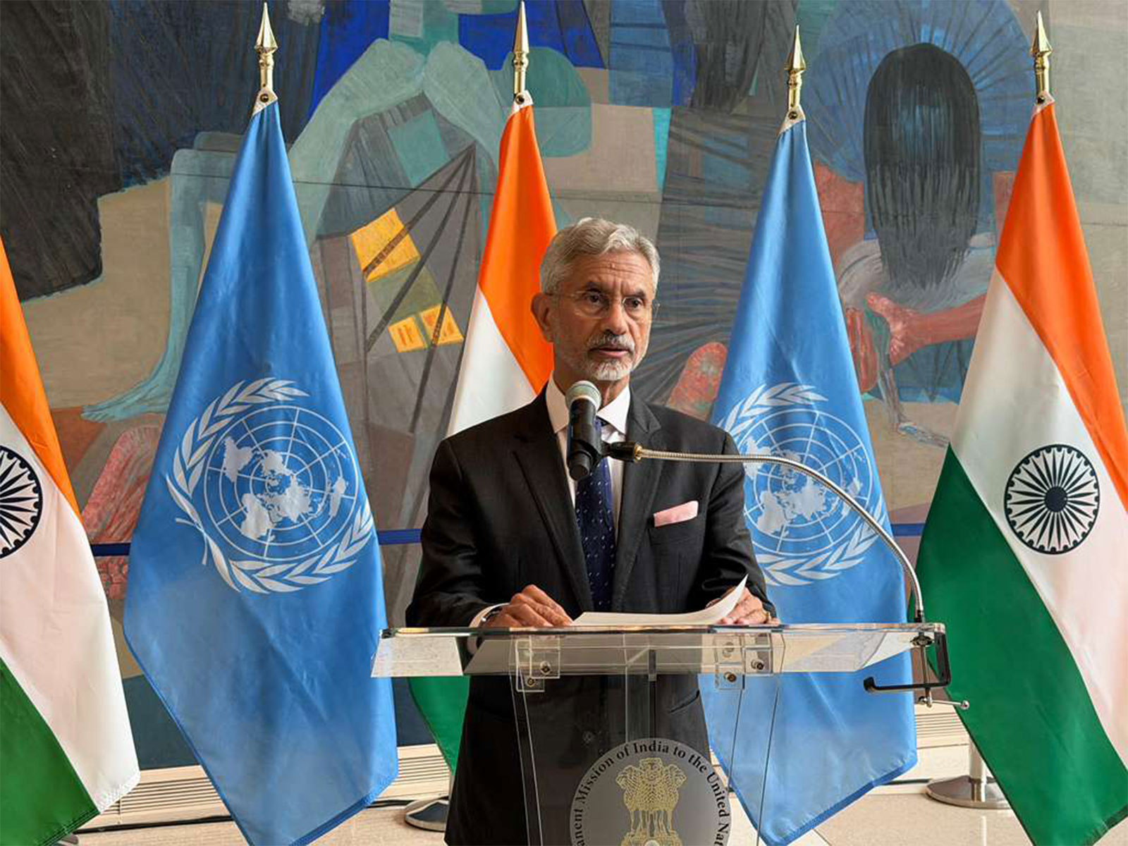 New York: EAM Jaishankar inaugurates special exhibition on India's ...