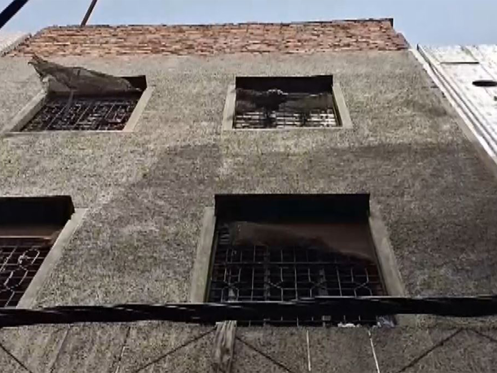 Delhi: Four injured in cylinder blast in Shahdara, police rescue family