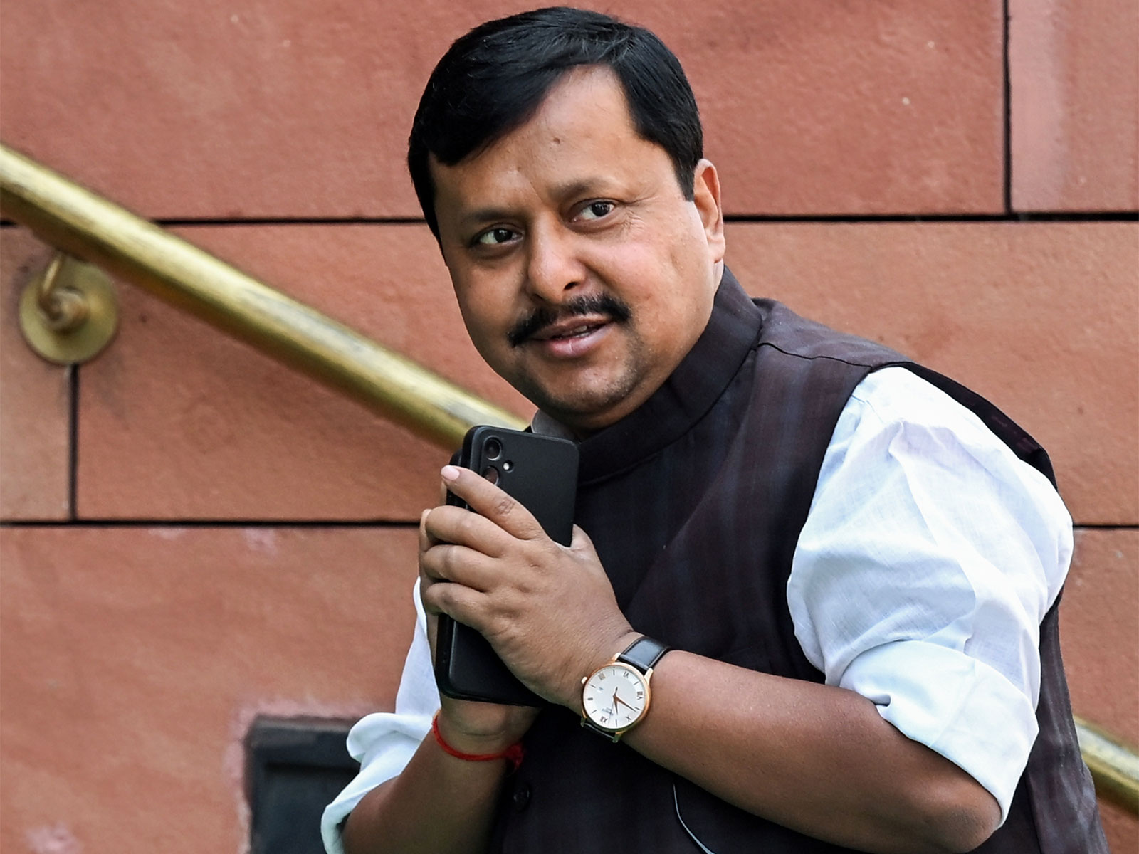 BJP chief Nitin Nabin receives grand welcome in Bengaluru, to attend ...