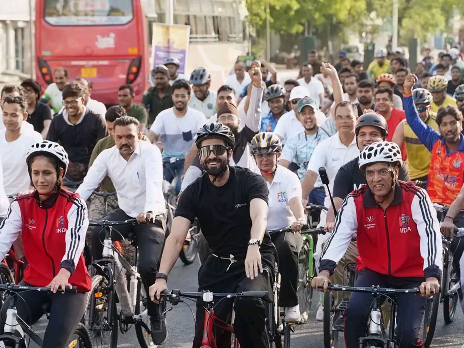 Ahmedabad hosts CWG Day celebrations under 75th Fit India Sundays on ...