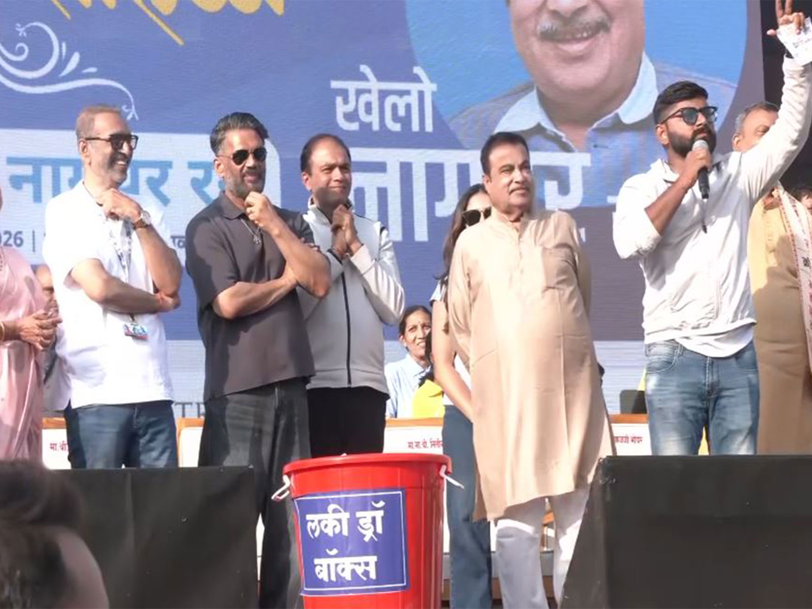 Union Minister Nitin Gadkari and Actor Sunil Shetty attend inauguration ...