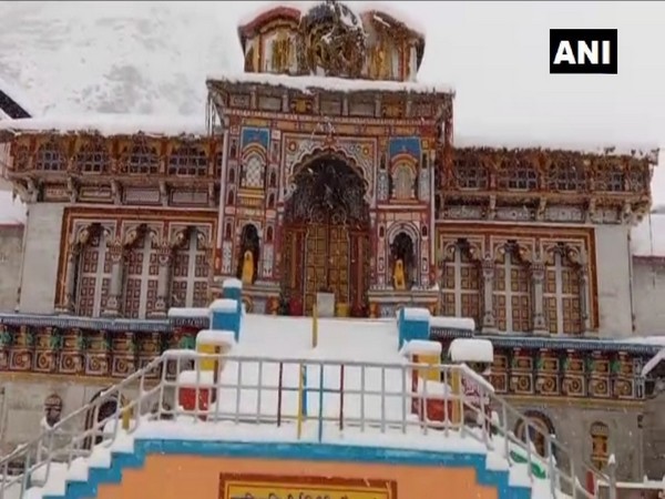 Thick blanket of snow covers Uttarakhand's Badrinath Temple