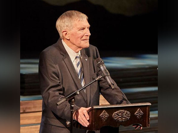 Actor, former Shaw Festival artistic director Christopher Newton dies at 85