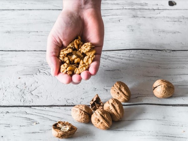 Study shows walnuts may have anti-inflammatory effects that reduce risk ...