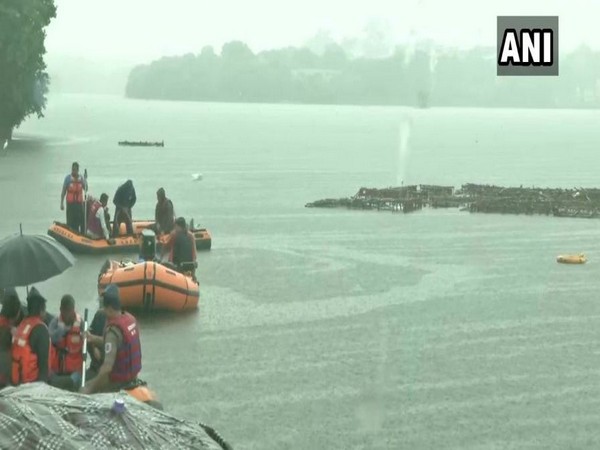 Bhopal: SDERF personnel carry out rescue operation at Khatlapura Ghat