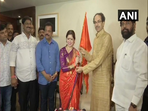 Marathi actress Deepali Sayed joins Shiv Sena