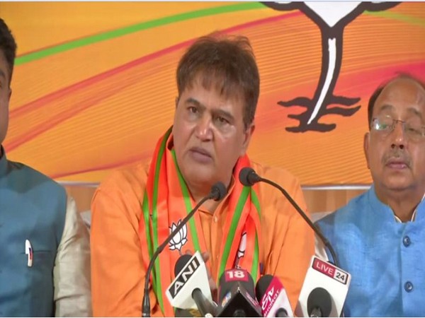 AAP leader Devinder Sehrawat joins BJP