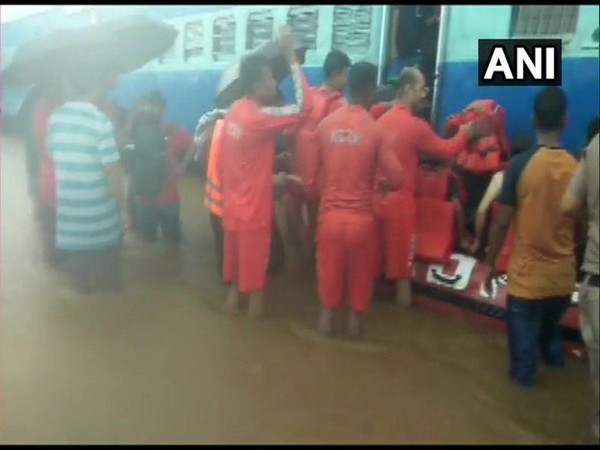 Maharashtra: 500 passengers rescued from Mahalaxmi Express