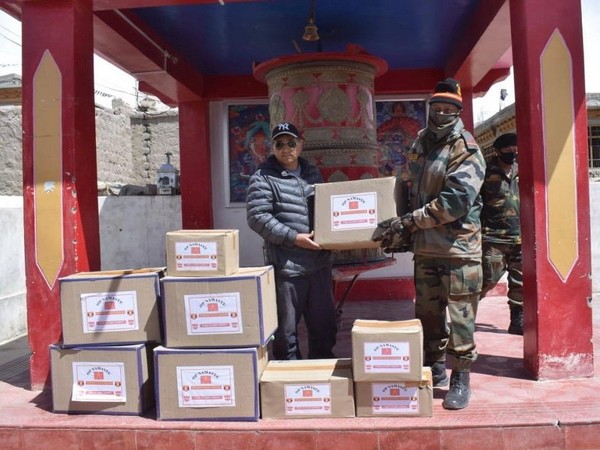 COVID-19: Army distributes pre-cooked food packets to needy in Ladakh
