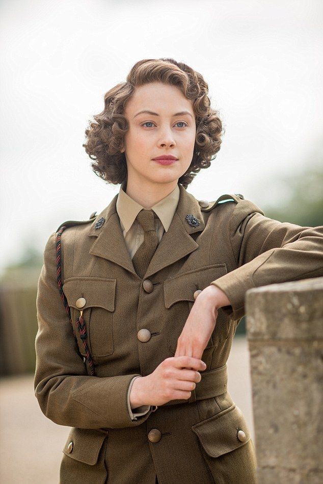 Queen Elizabeth II: Movie stars who portrayed the role of 'British ...