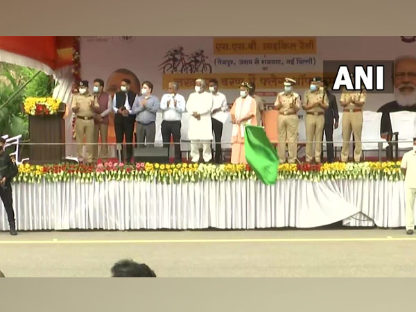 UP CM flags off cycle rally as part of 'Azadi ka Amrit Mahotsav'