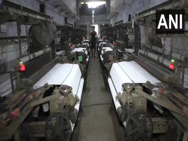 Surat's textile industry faces labour shortage, urges resumption of ...