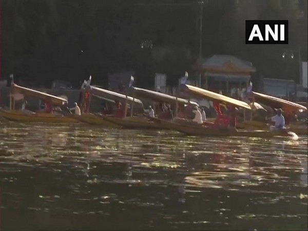 Indian Army organises annual 'Shikara Race' in Srinagar