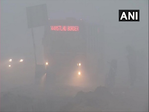 Parts of Delhi engulf in heavy fog; air quality remains 'very poor'