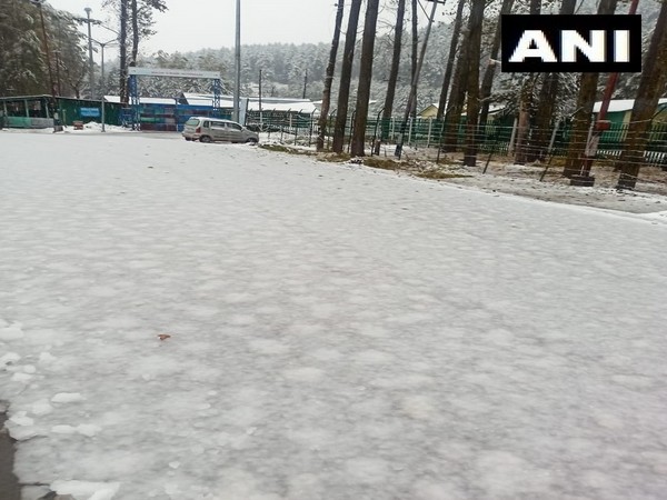 J-K's Pahalgam receives season's first snowfall