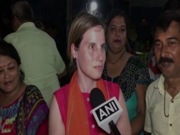 UP: Czechoslovakian national serving Kanwariyas in Meerut