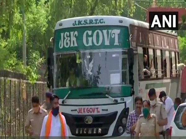 JKSRTC bus carrying migrant workers, students leave from Chandigarh on ...
