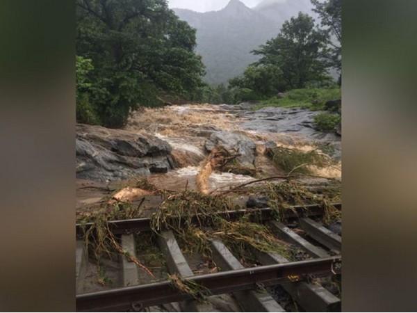 Kerala: Death toll mounts to 9 in Kavalappara landslide