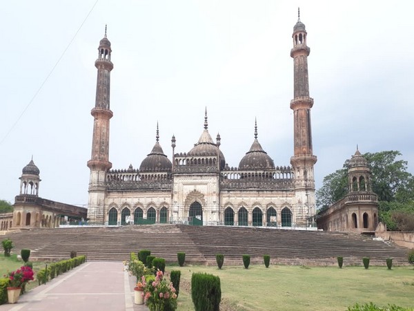 Mosques in Lucknow remain deserted on 'Alvida Jumma' amid COVID-19 ...